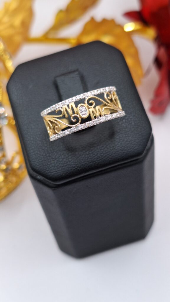 Mom Diamond Ring 10k - Tamayo's Jewelry
